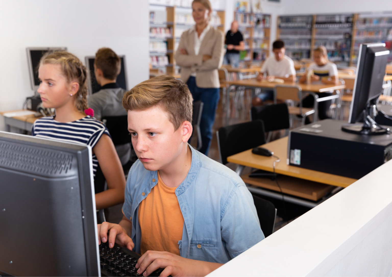 Classification of Computers Explained Easily (With Examples)